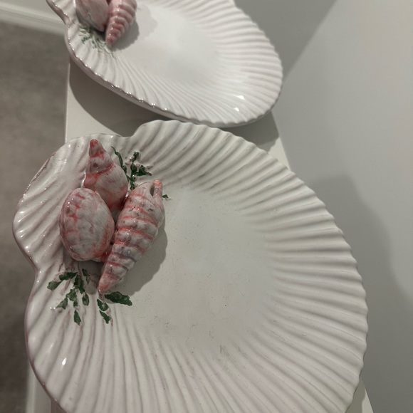 Art | Elegant White And Pink Shell Plate Set | Poshmark